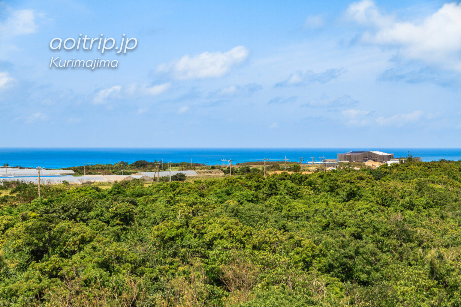 来間島の竜宮城展望台｜Ryugujo Observatory, Kurima Island | あおいとりっぷ
